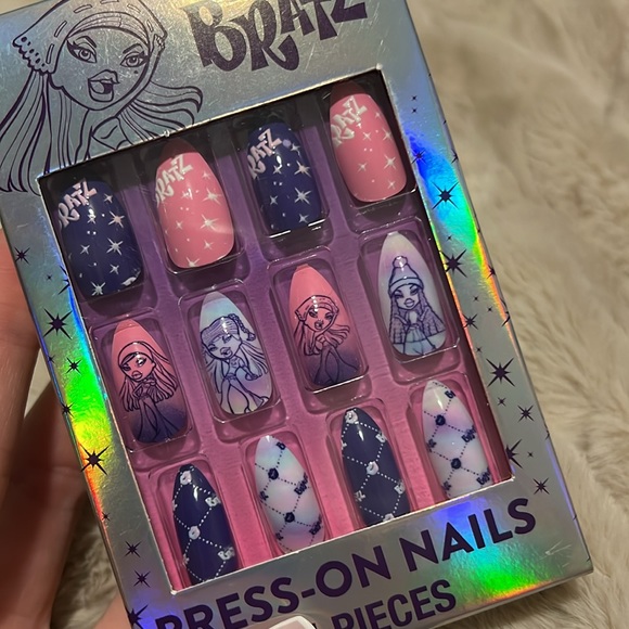 Bratz | Makeup | Bratz Press On Nails 24 Pieces Almond Shape Nwt | Poshmark